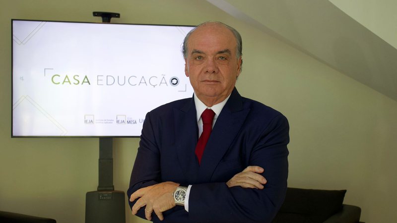 Cenapop · Fernando Costa cobra prioridade para a educação superior no ...