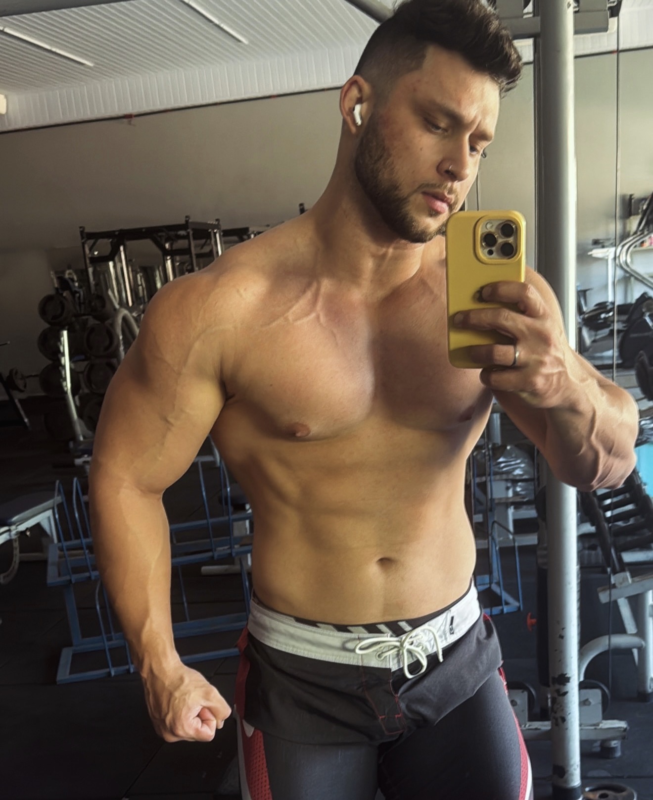 Cenapop · Personal trainer Danilo Cruz Carneiro se destaca ao popularizar o treino Upper/Lower ...